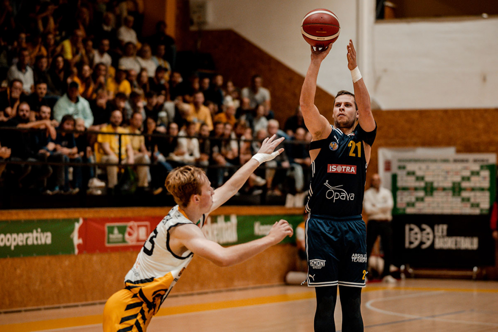 První porážka v sezoně je tady. Opava padla v Písku | BK OPAVA ...